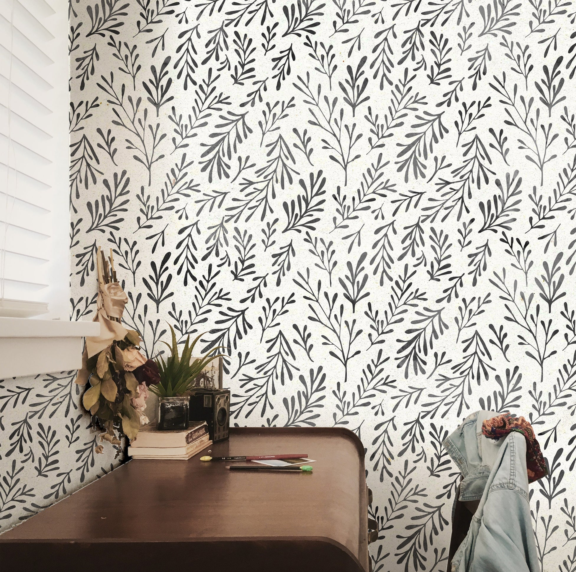 Black & White Wallpaper – Timeless, High-Contrast Wall Designs – James ...